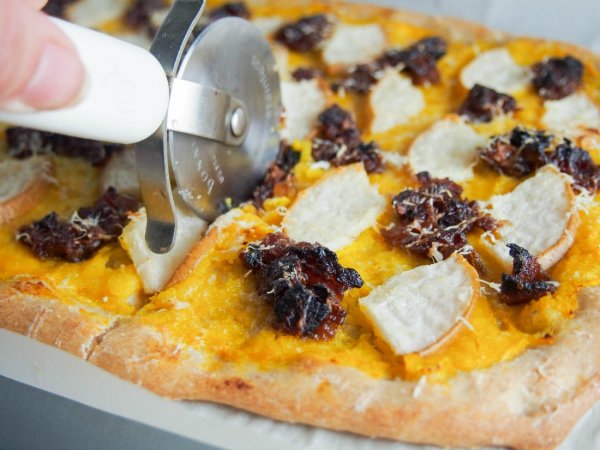 Bacon jam, pear and butternut squash pizza - Caroline's Cooking