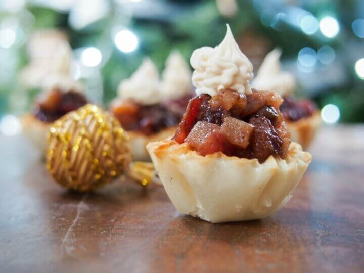 Easy mini mincemeat tarts (no bake) - Caroline's Cooking