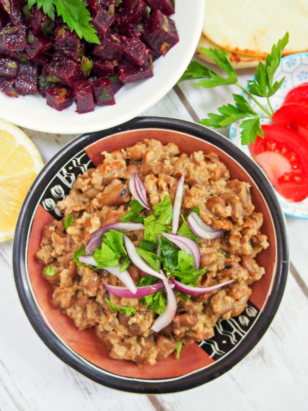 Ful medames (Egyptian fava beans) - Caroline's Cooking