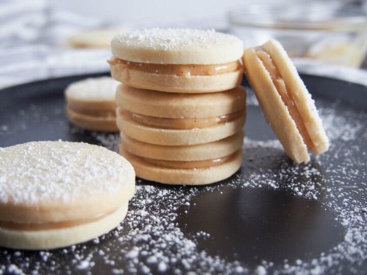 Alfajores (dulce de leche sandwich cookies) - Caroline's Cooking