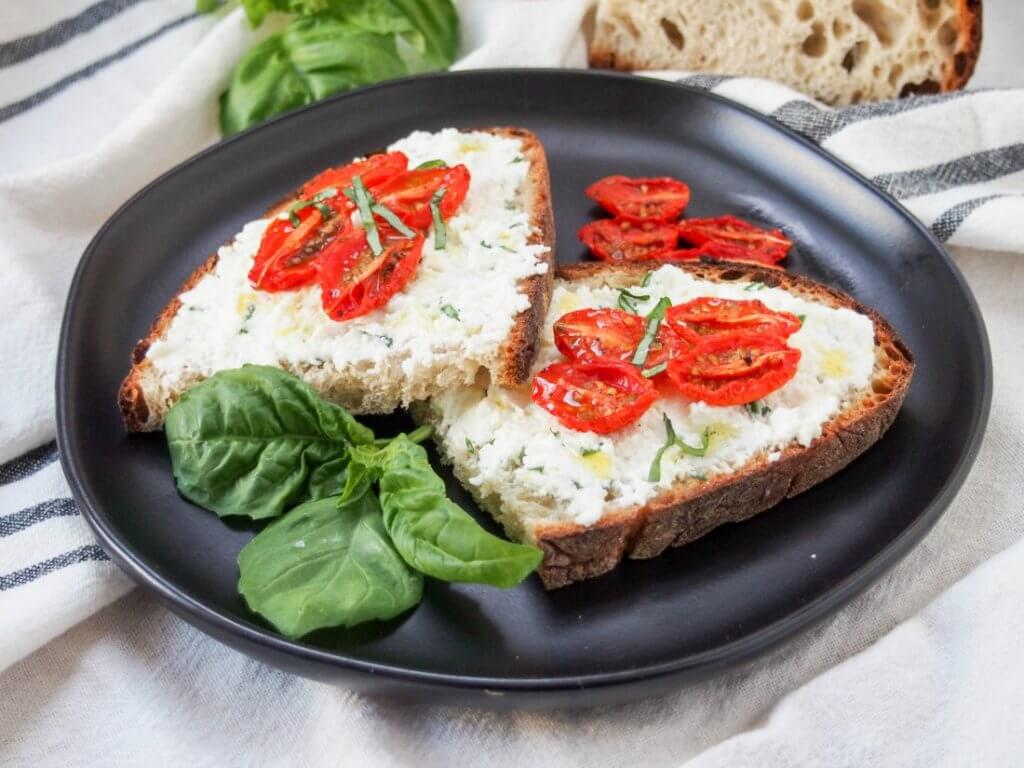 Basil ricotta toast - Caroline's Cooking
