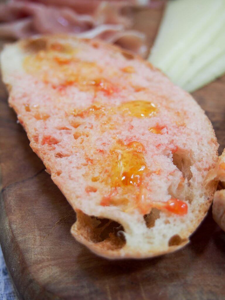 Pan con tomate (pa amb tomàquet, Spanish tomato bread) - Caroline's Cooking