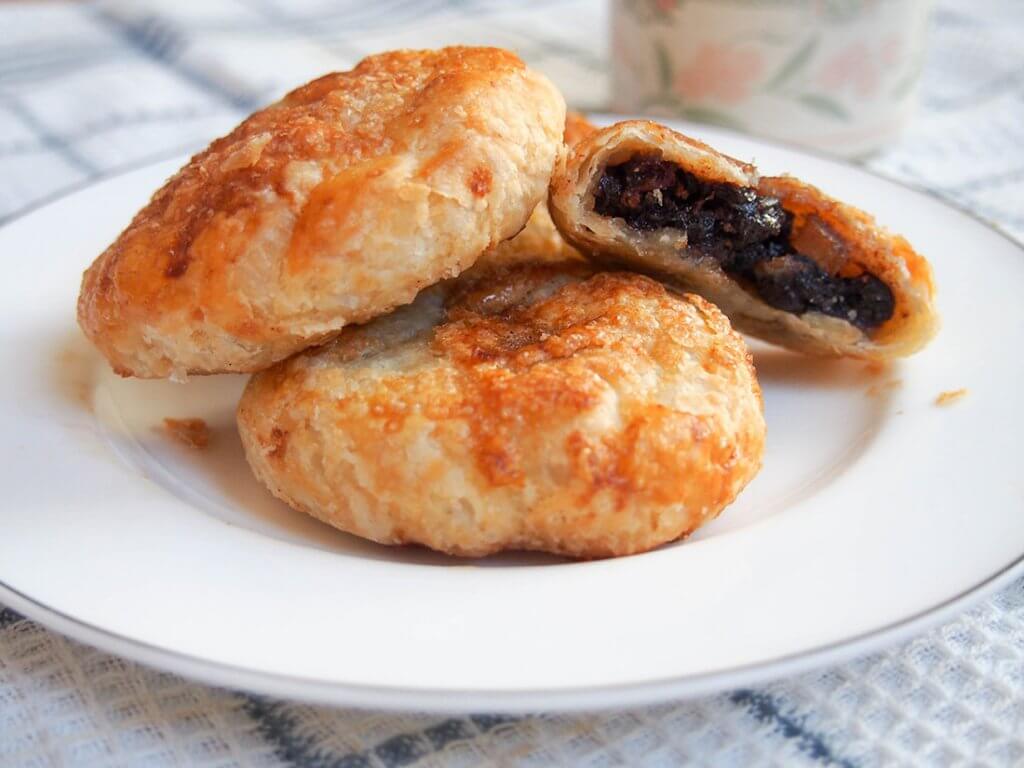 Eccles cakes - Caroline's Cooking