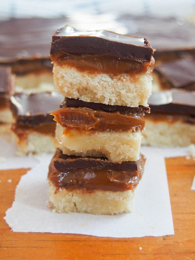 Millionaire's shortbread (caramel shortbread) - Caroline's Cooking