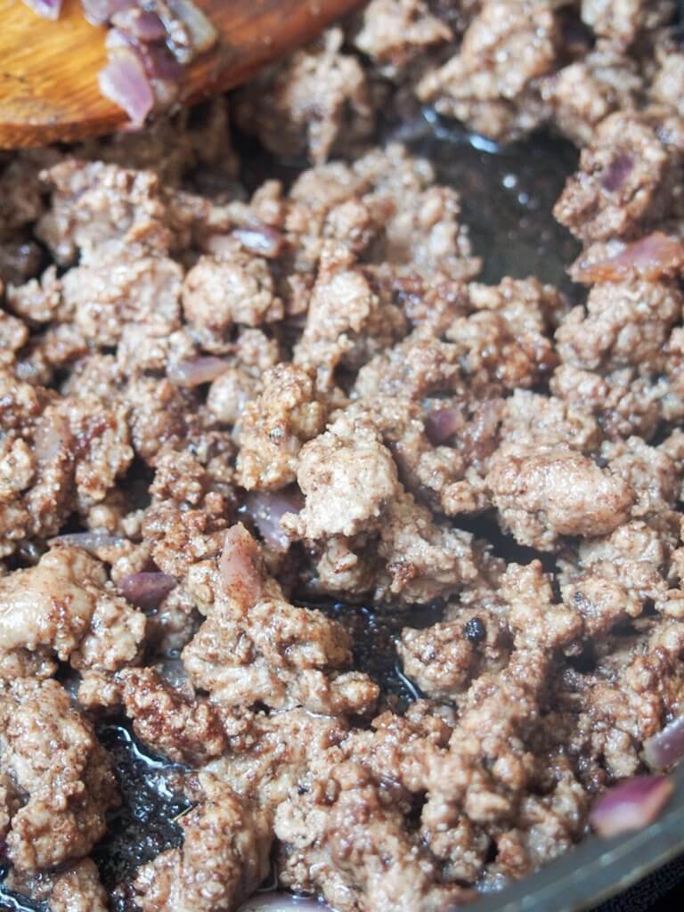 Hummus kawarma (hummus with lamb) - Caroline's Cooking