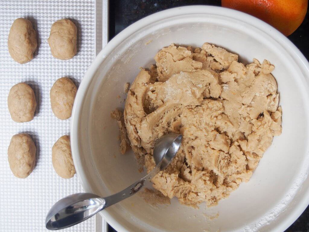 Melomakarona (Greek honey cookies) - Caroline's Cooking