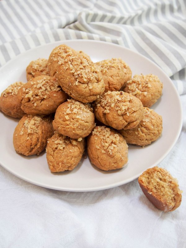 Melomakarona (Greek honey cookies) - Caroline's Cooking