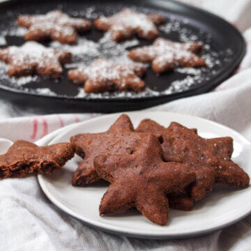 Basler brunsli (Swiss chocolate almond cookies) - Caroline's Cooking