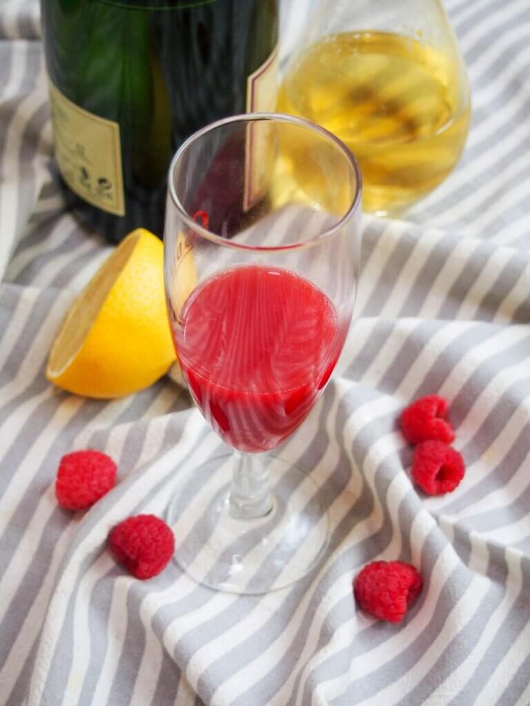 Lemon raspberry bellini - Caroline's Cooking