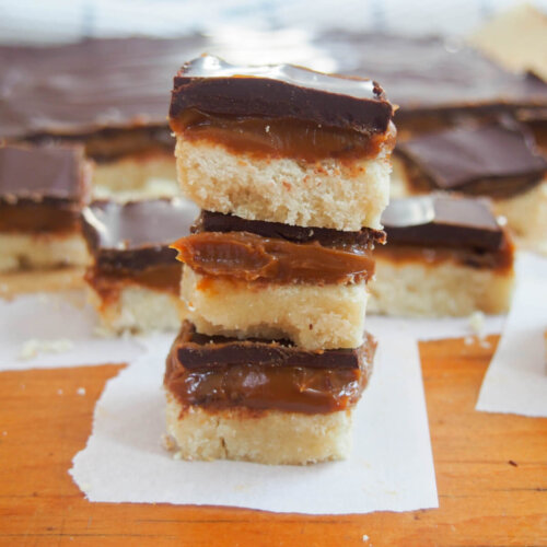 Millionaire's shortbread (caramel shortbread) - Caroline's Cooking