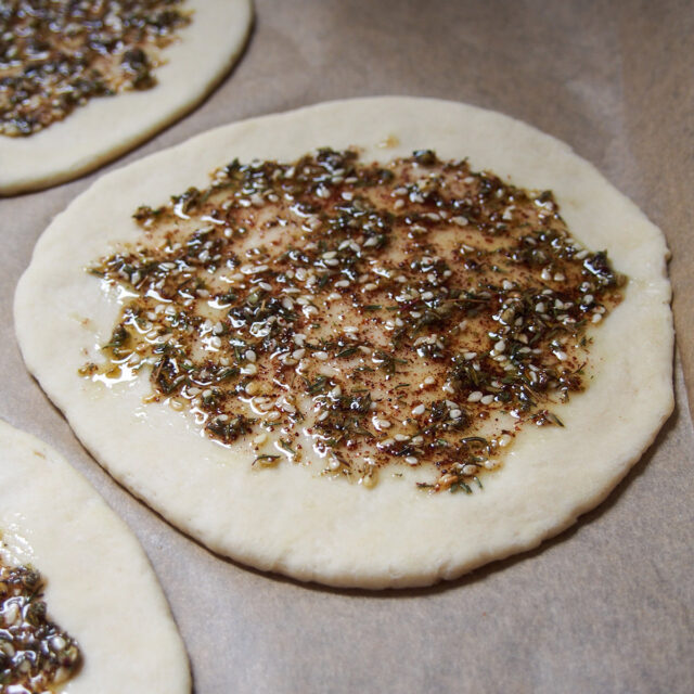 Manakish (Lebanese za'atar flatbread) - Caroline's Cooking