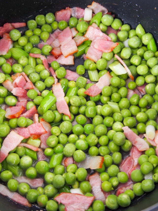 Petits pois à la française - French peas - Caroline's Cooking