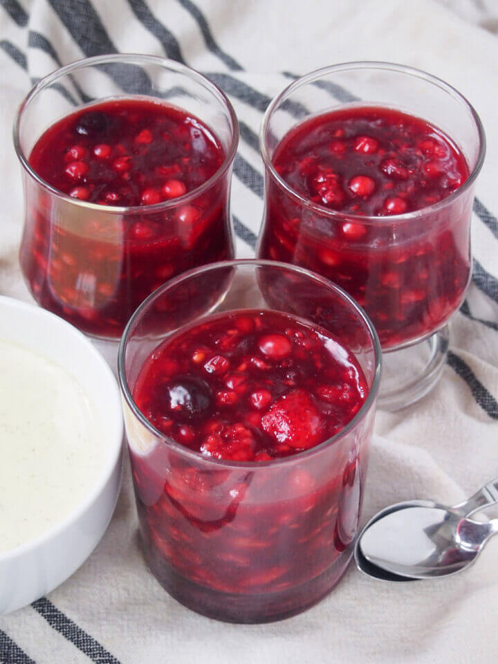 Rote Grütze (red berry pudding) - Caroline's Cooking