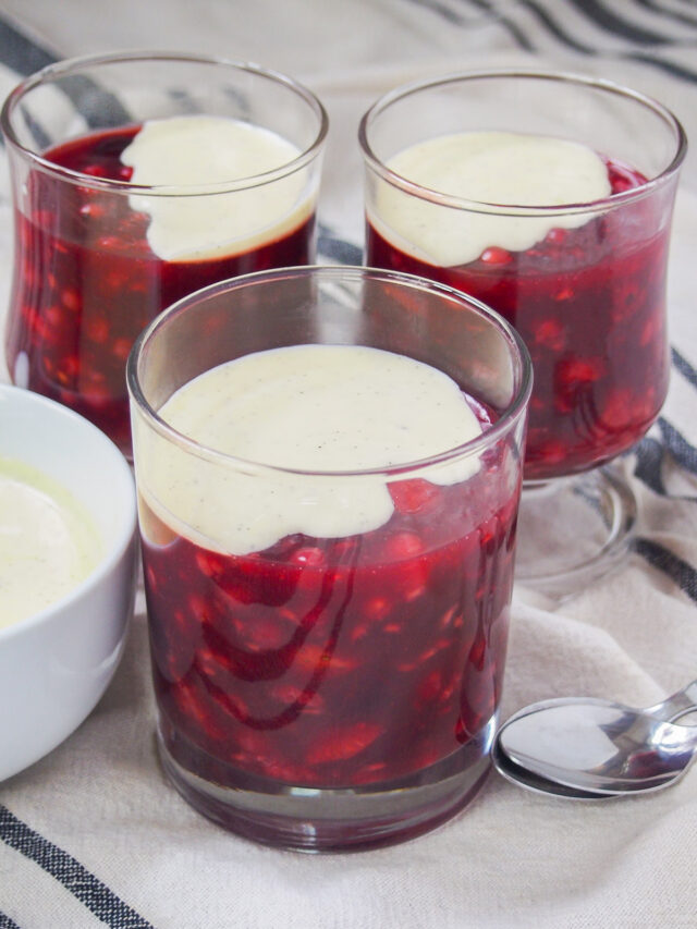 Rote Grütze (red berry pudding) - Caroline's Cooking