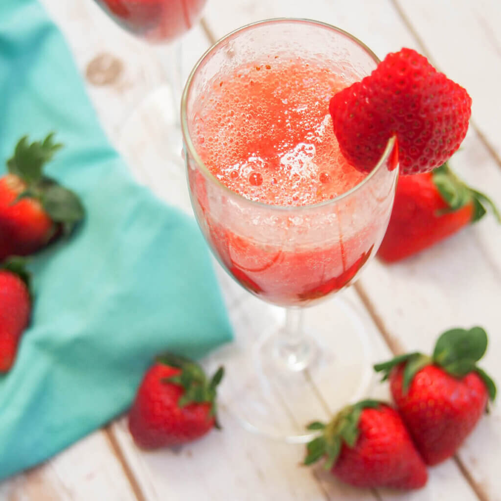 Strawberry bellini - Caroline's Cooking