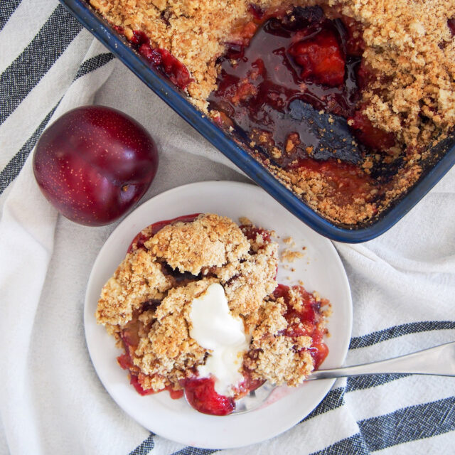 Plum crumble - Caroline's Cooking