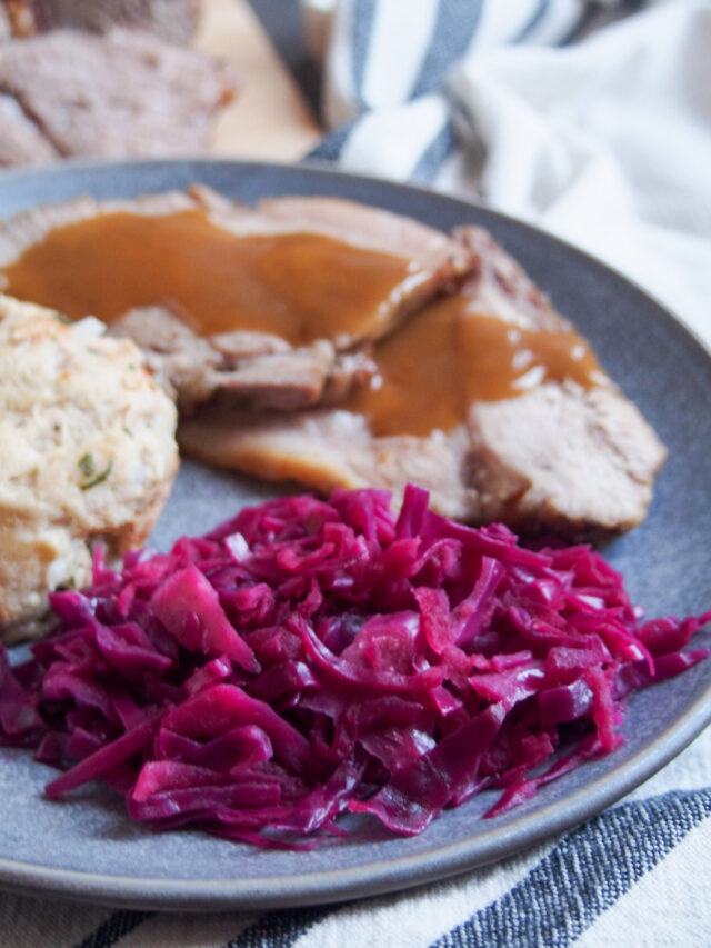 German red cabbage with apples (Rotkohl) - Caroline's Cooking