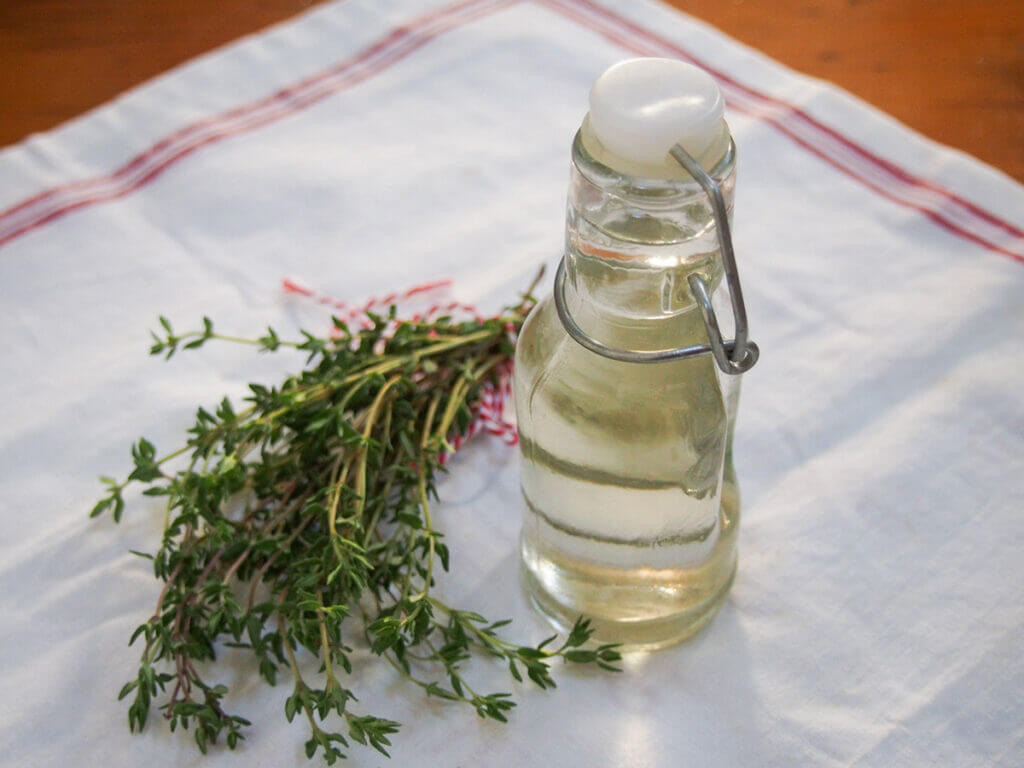 Thyme simple syrup - Caroline's Cooking