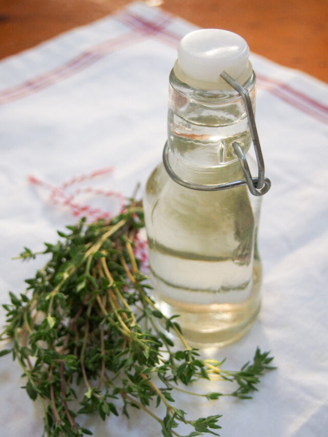 Thyme simple syrup - Caroline's Cooking