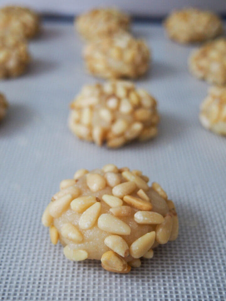 Pignoli cookies - Caroline's Cooking
