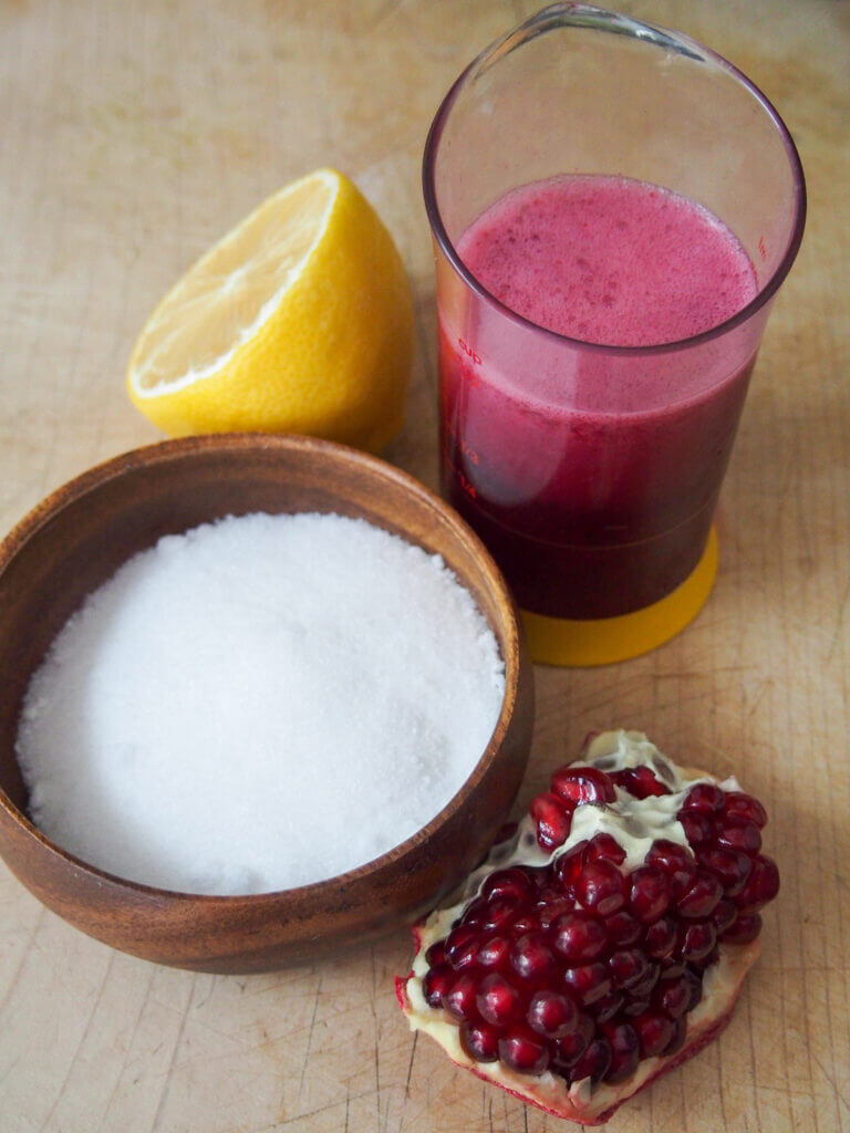 Homemade grenadine - Caroline's Cooking