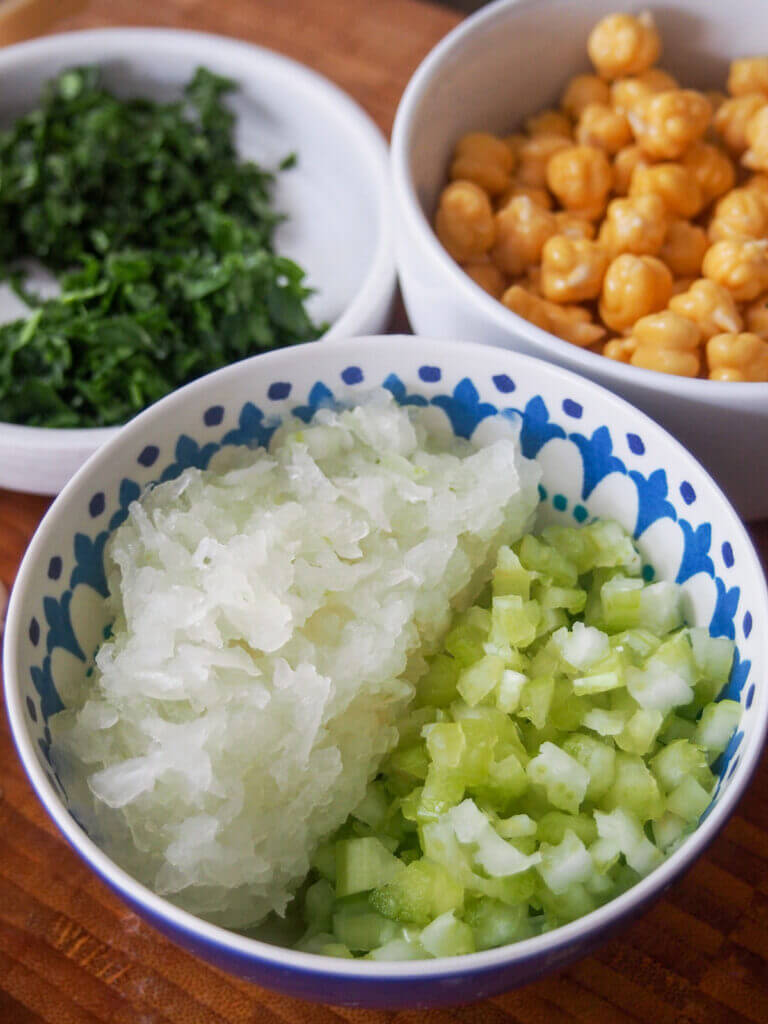 Harira (Moroccan lentil and chickpea soup) - Caroline's Cooking