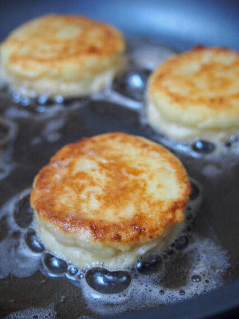 Syrniki (Ukrainian/Russian cheese pancakes) - Caroline's Cooking