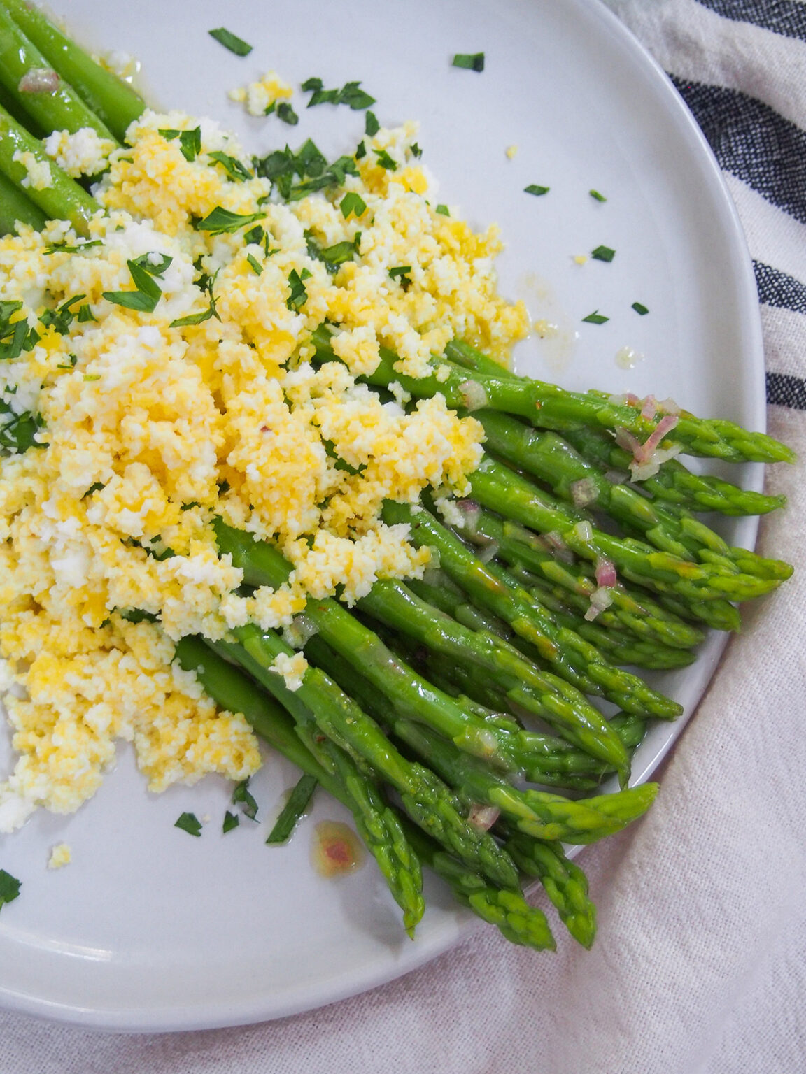 Asparagus mimosa - Caroline's Cooking