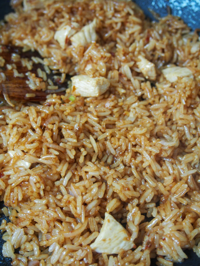 Nasi goreng (Indonesian fried rice) - Caroline's Cooking