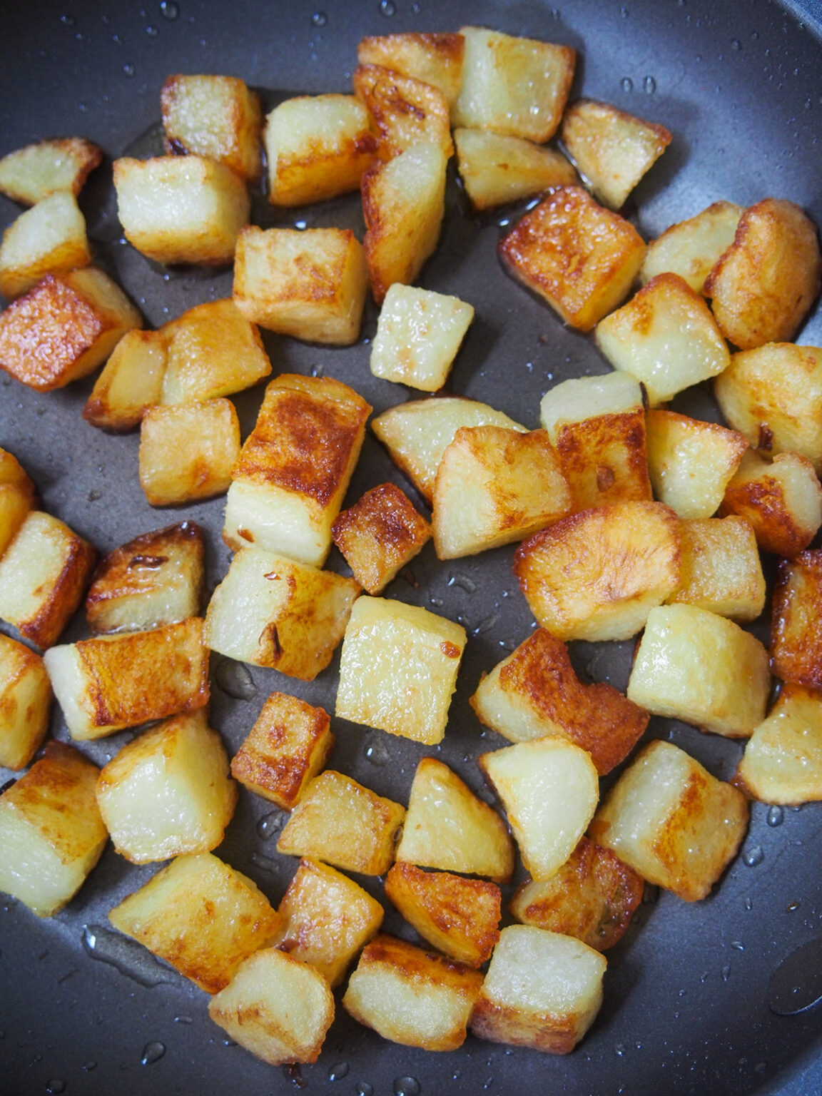 Aloo chaat (Indian potato snack) - Caroline's Cooking
