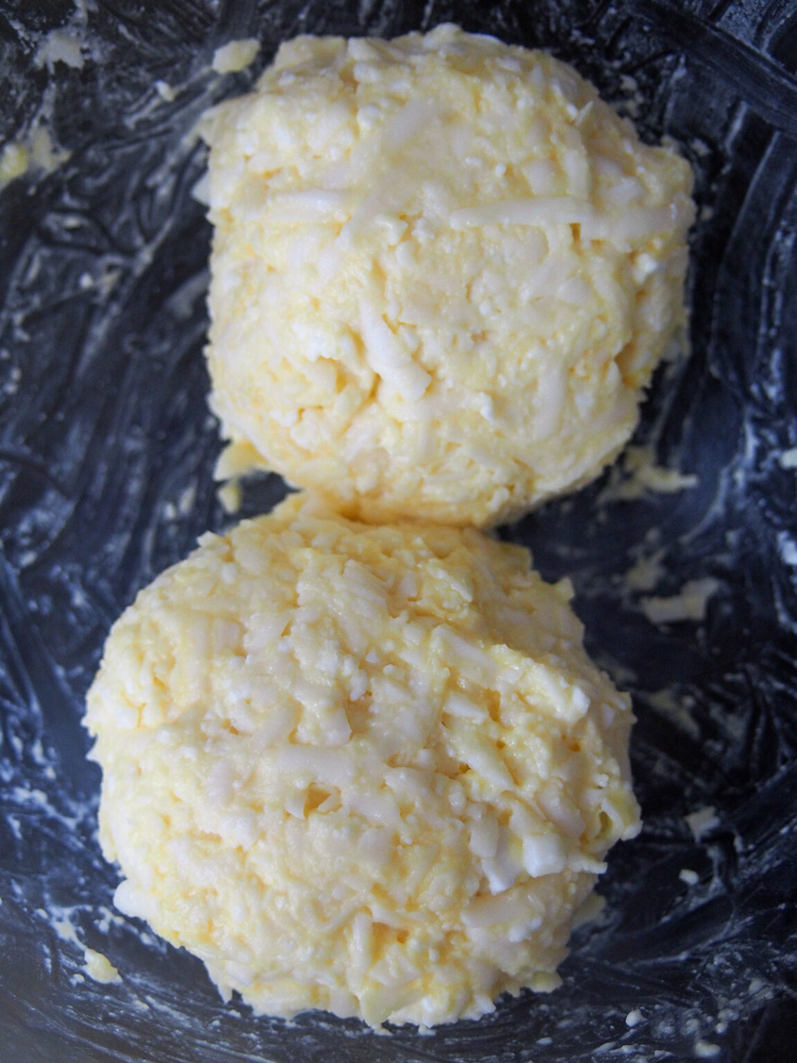 Imeruli khachapuri (Georgian cheese filled bread) - Caroline's Cooking