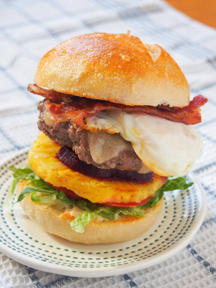 Aussie burger - Caroline's Cooking