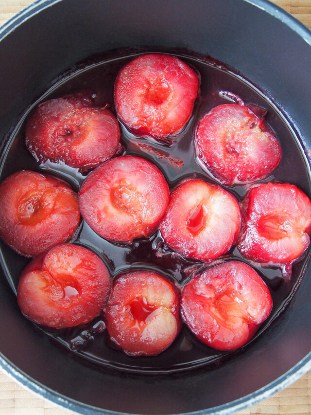 Stewed plums - Caroline's Cooking