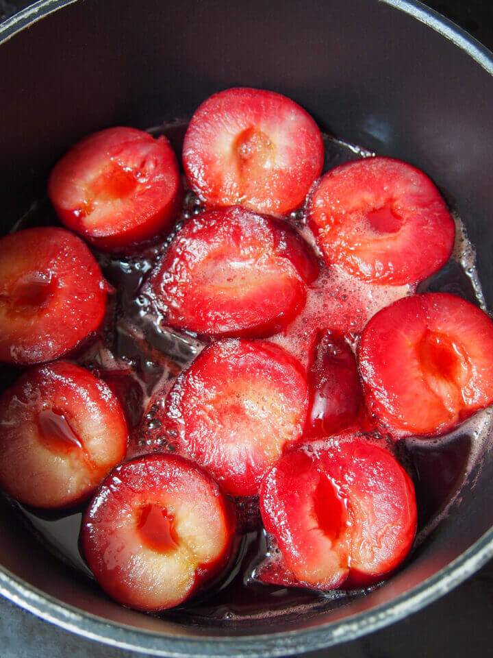 Stewed plums - Caroline's Cooking