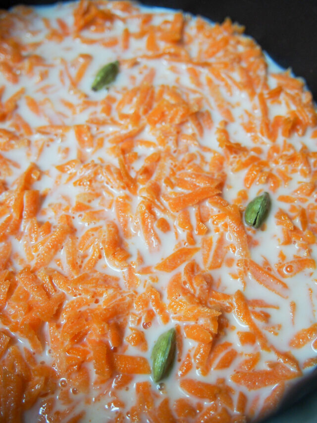 Carrot halwa (gajar ka halwa) - Caroline's Cooking