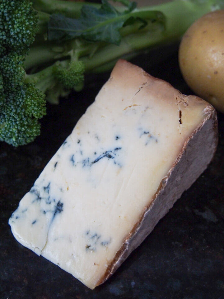 Broccoli and stilton soup - Caroline's Cooking