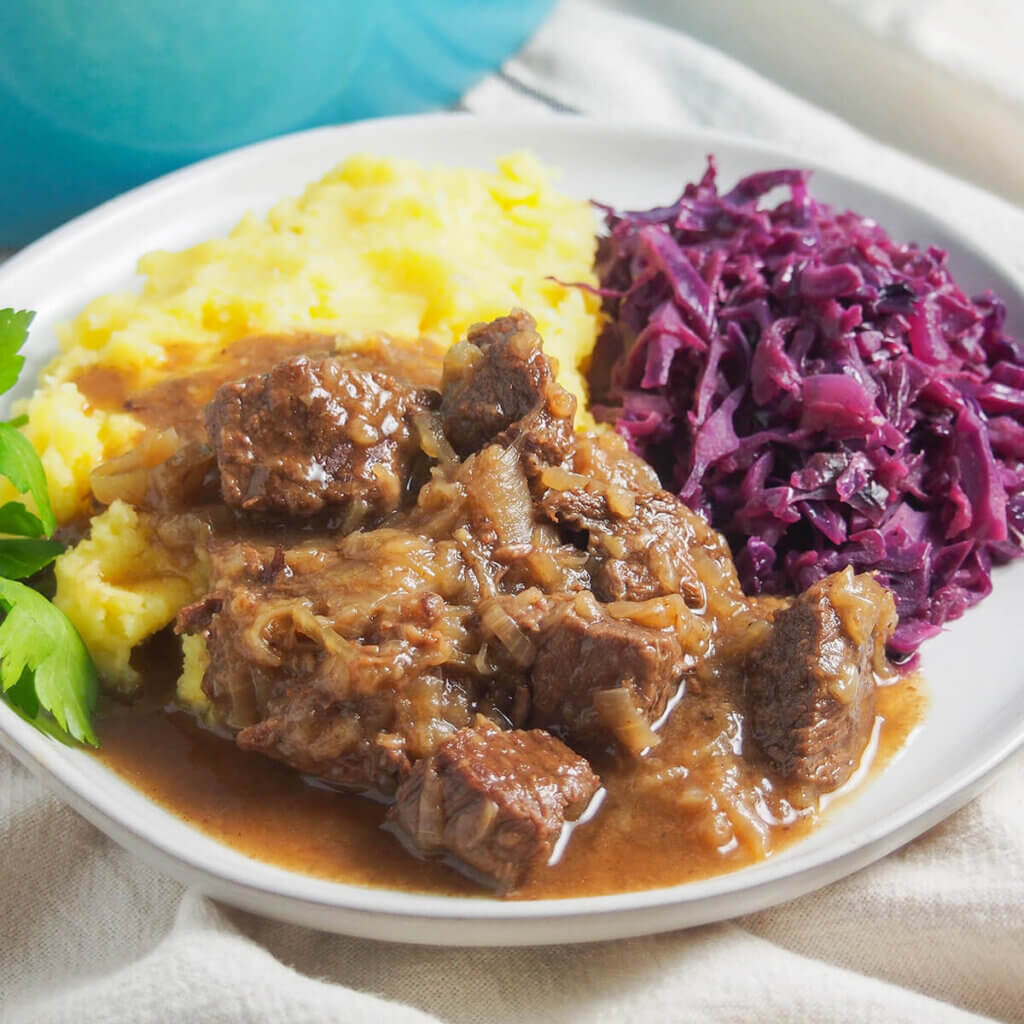 Hachee (Dutch beef and onion stew) - Caroline's Cooking