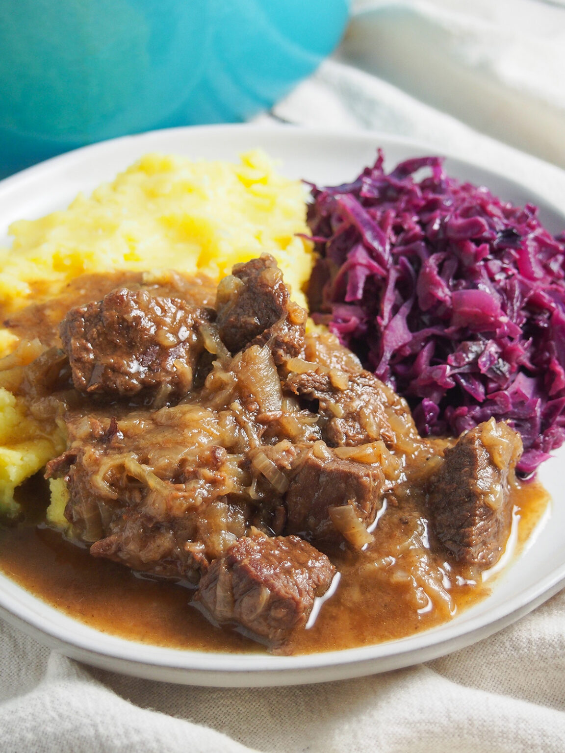 Hachee (Dutch beef and onion stew) - Caroline's Cooking