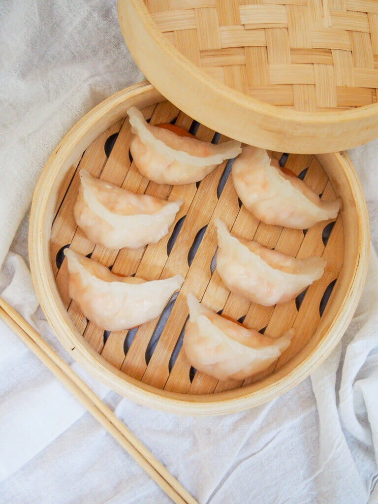 Har gow (crystal shrimp dumplings) - Caroline's Cooking