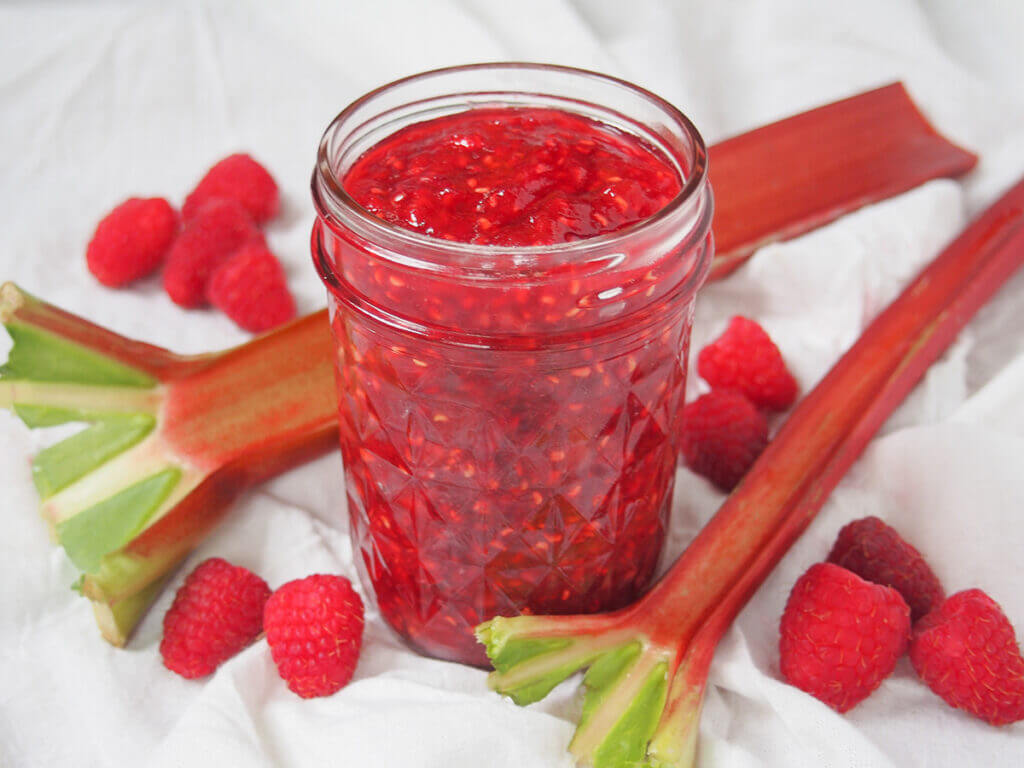 Raspberry rhubarb jam - Caroline's Cooking
