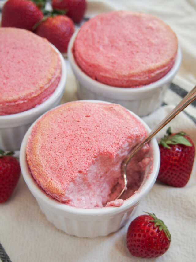 Strawberry souffle - Caroline's Cooking