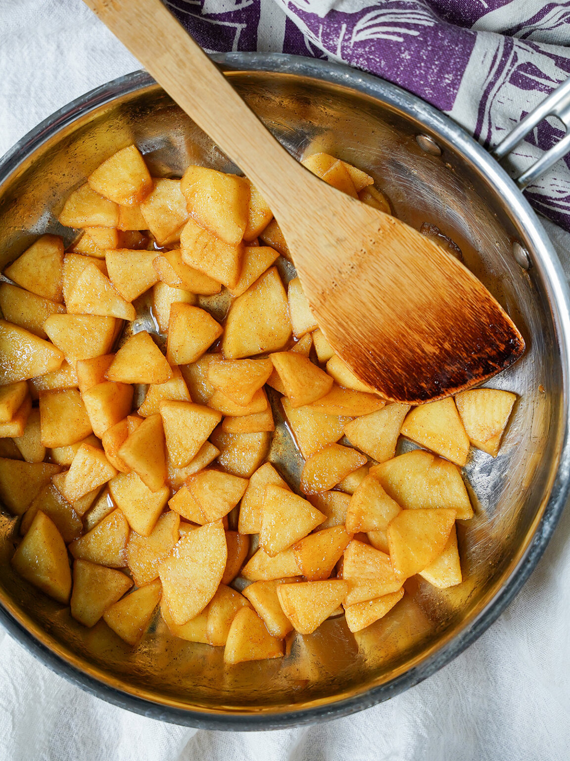Caramelized apples - Caroline's Cooking