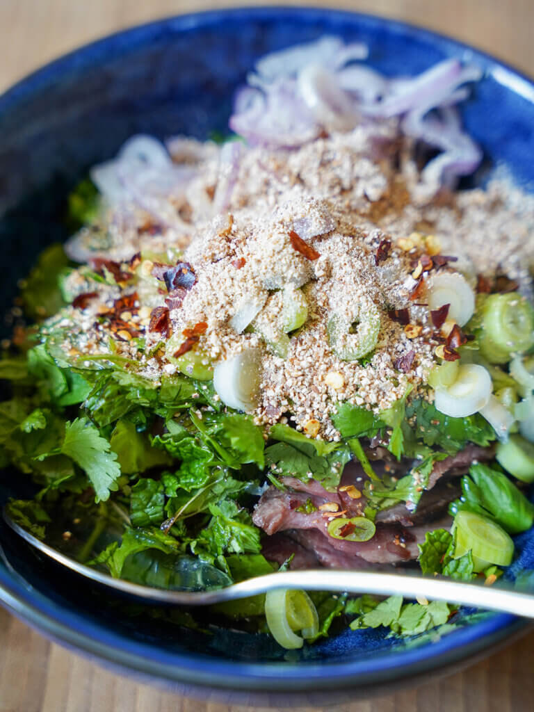 Neua nam tok, Thai waterfall beef salad - Caroline's Cooking