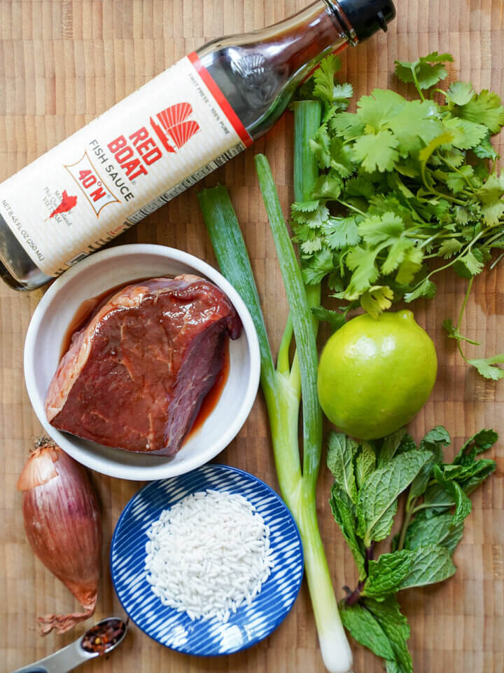 Neua nam tok, Thai waterfall beef salad - Caroline's Cooking
