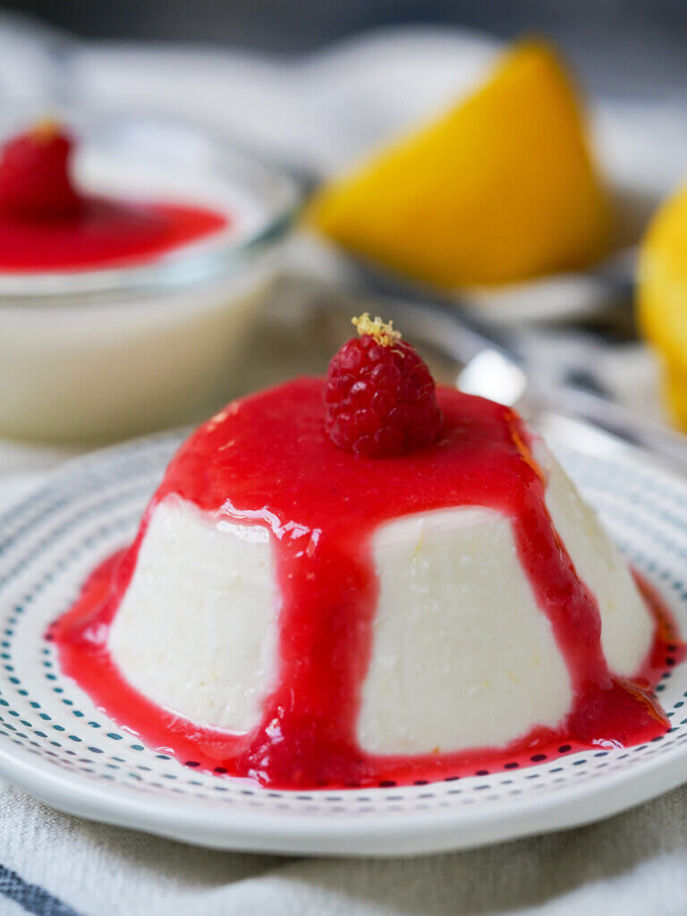 Lemon panna cotta - Caroline's Cooking