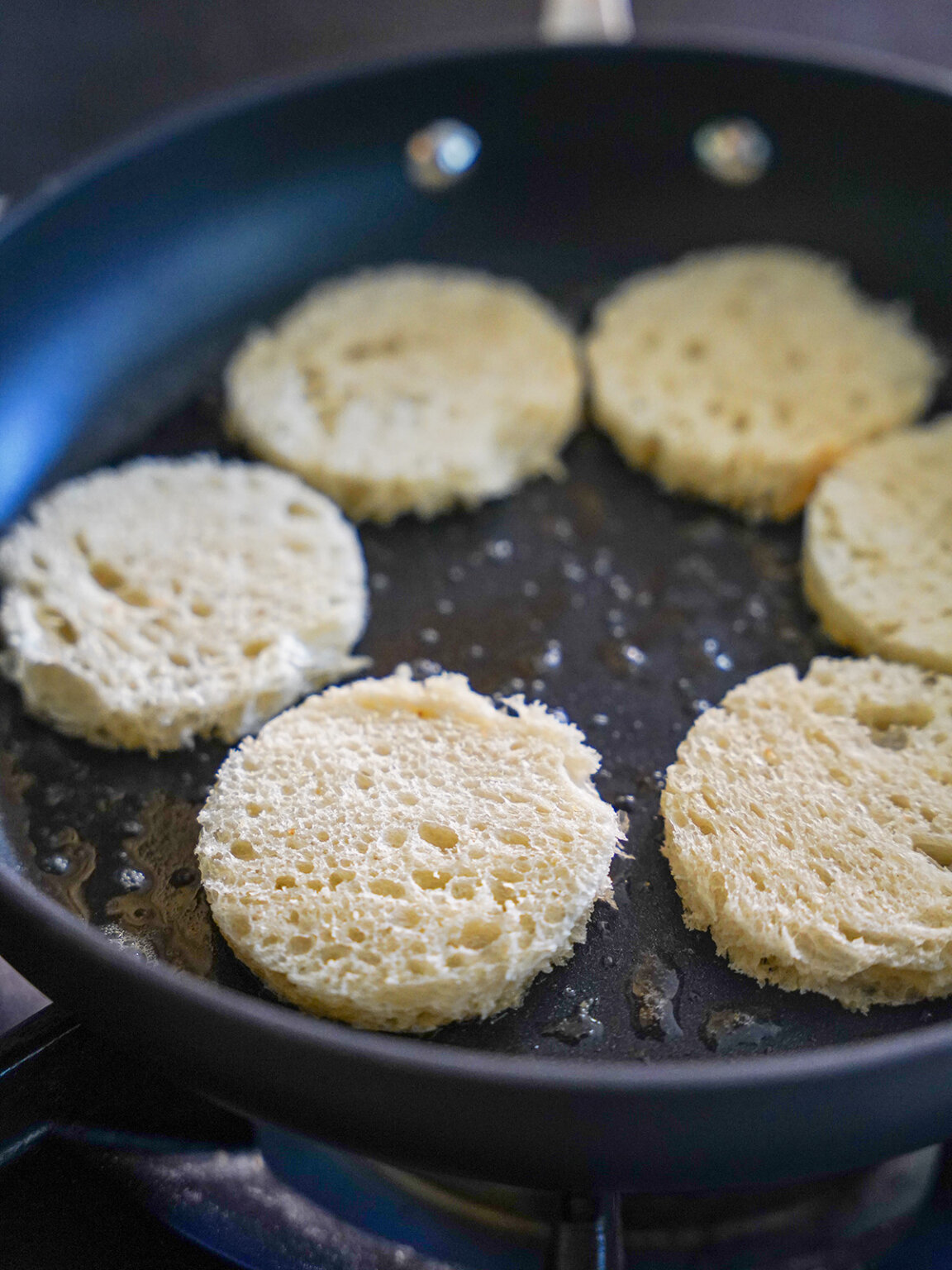 Toast Skagen (Swedish shrimp toast) - Caroline's Cooking