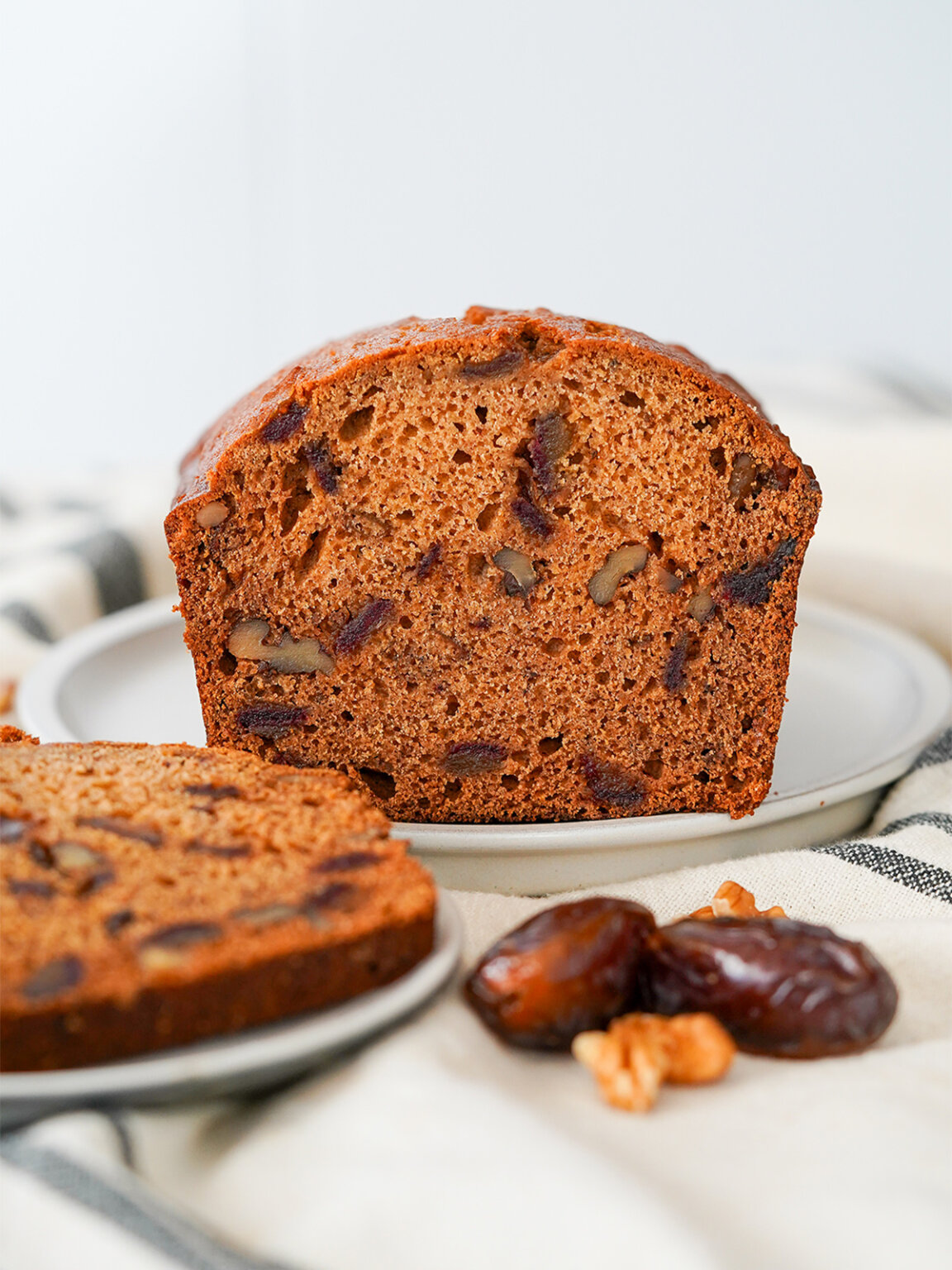 Date and walnut loaf (date nut bread) - Caroline's Cooking
