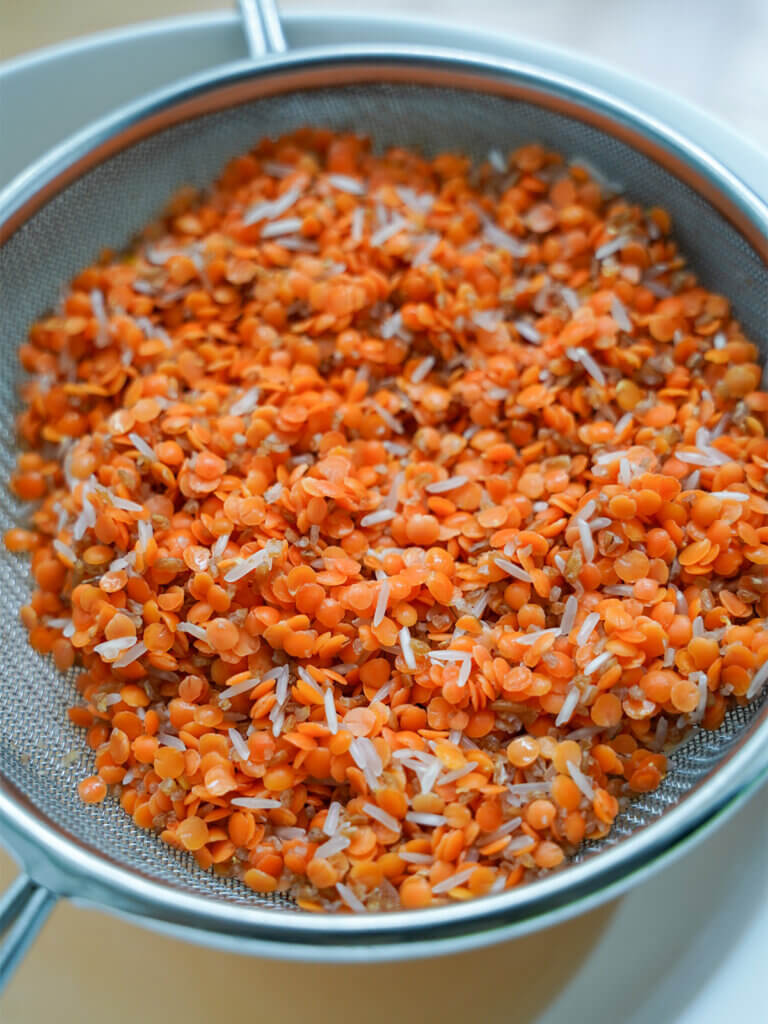 Ezogelin soup, Turkish lentil and bulgur soup - Caroline's Cooking