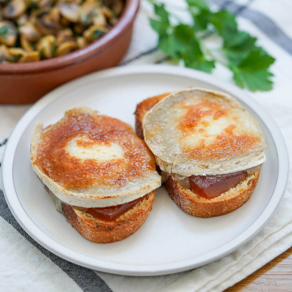 Goat cheese toast - Caroline's Cooking