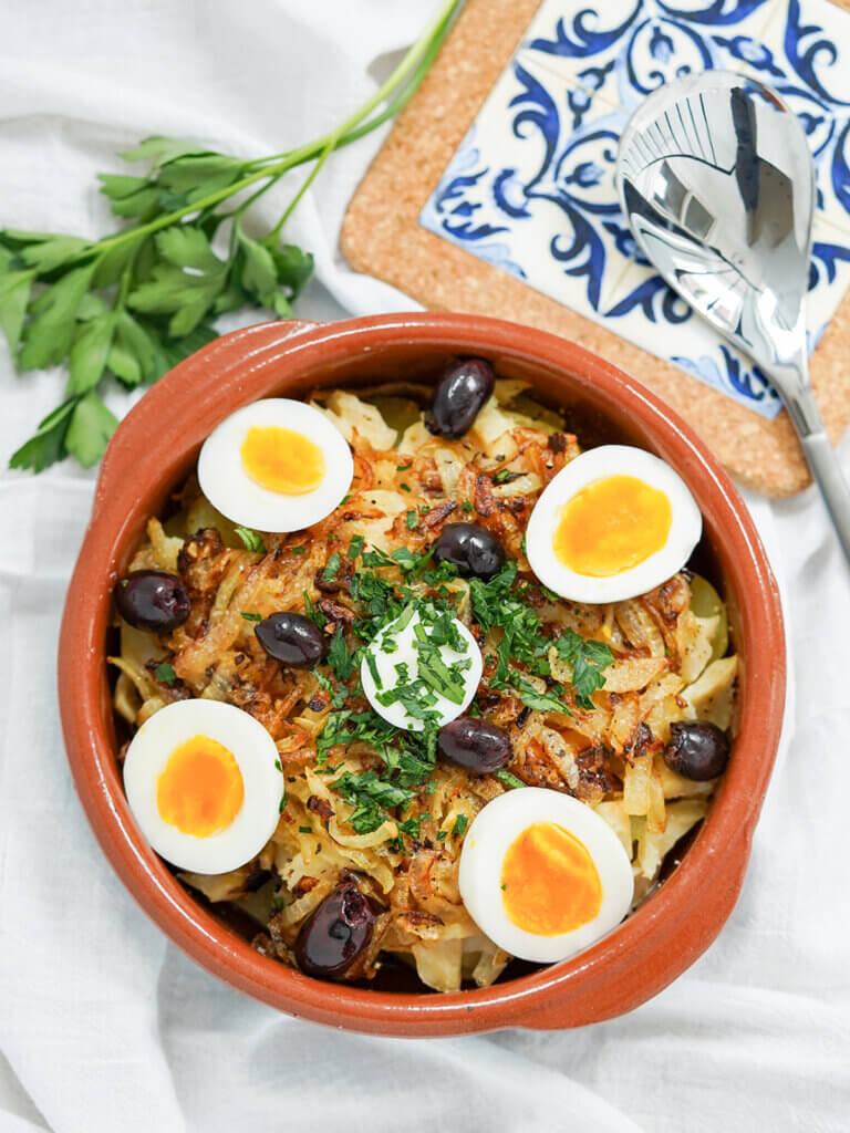Bacalhau à Gomes de Sá (Portuguese salt cod casserole) - Caroline's Cooking